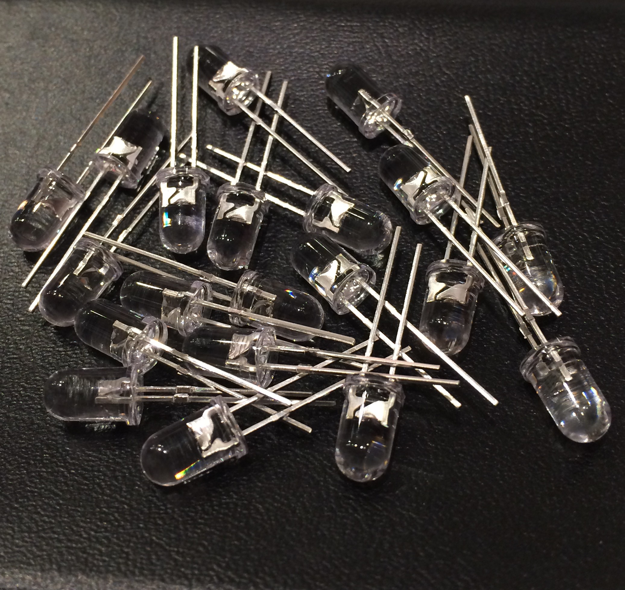 $3.99 - 20 pack of Super Bright 5mm LEDs (Standard Size) - Tinkersphere